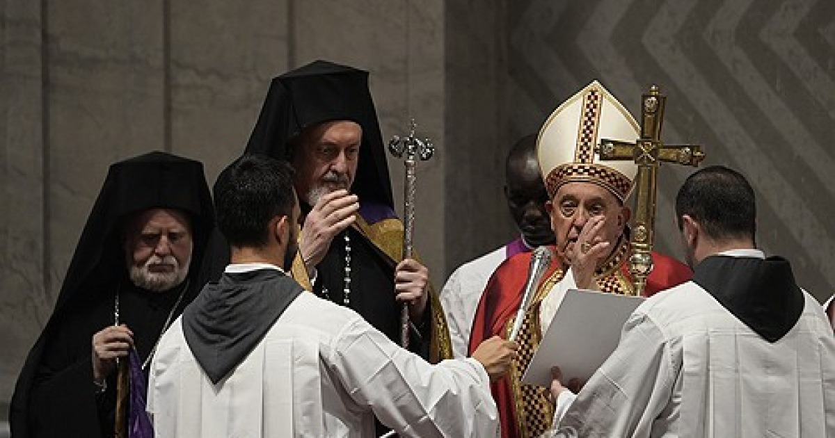 Vatican Pope Pallium
