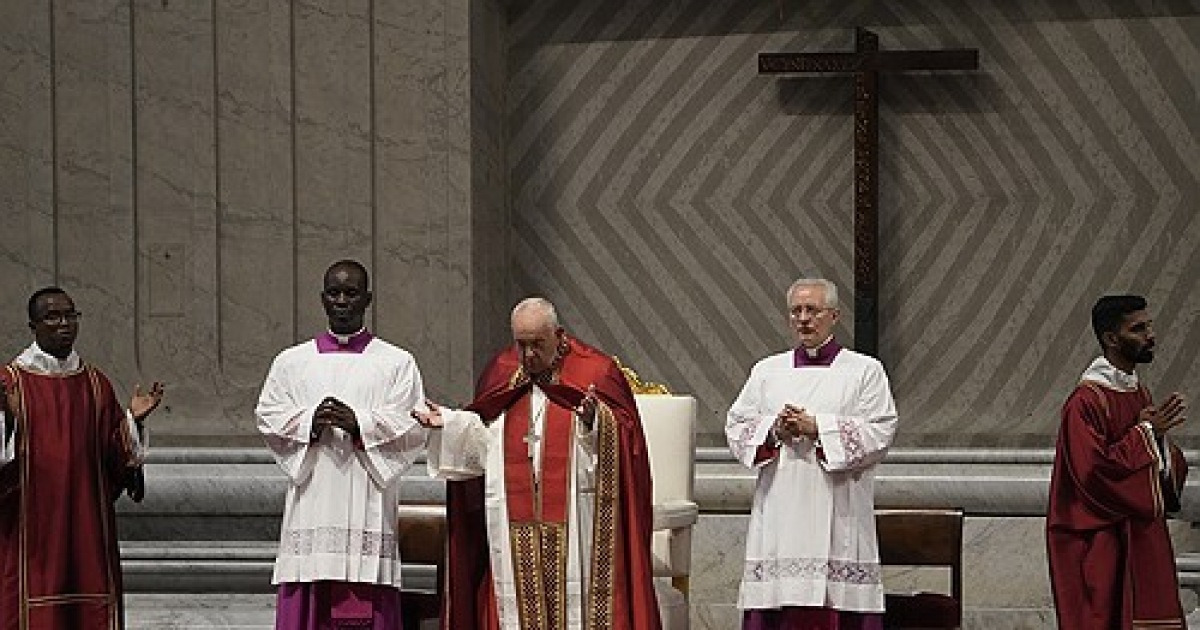 Vatican Pope Pallium