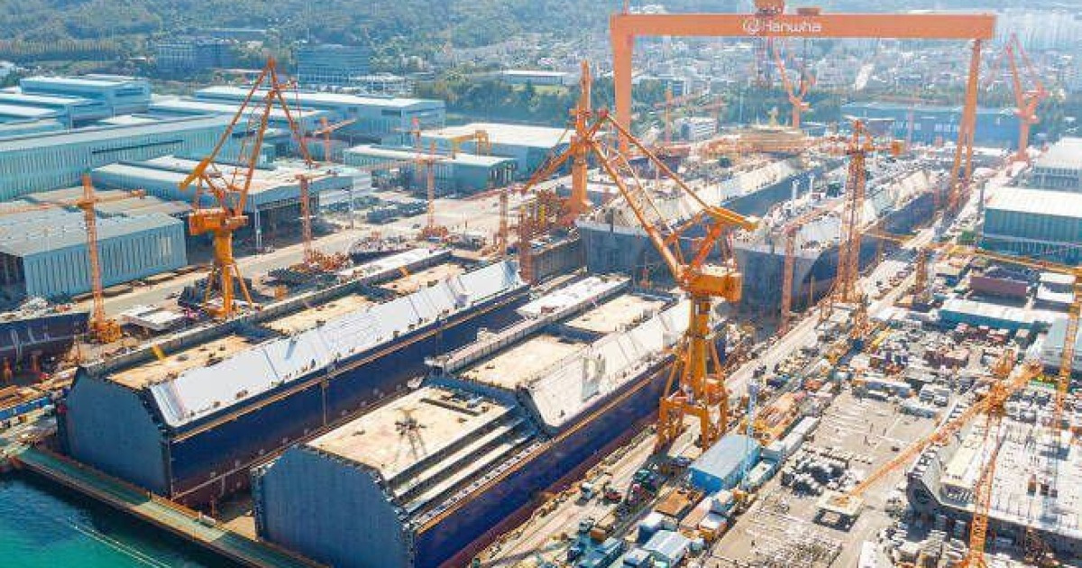 한화오션, LNG선·VLCC 8척 2조원에 수주…작년 실적 돌파