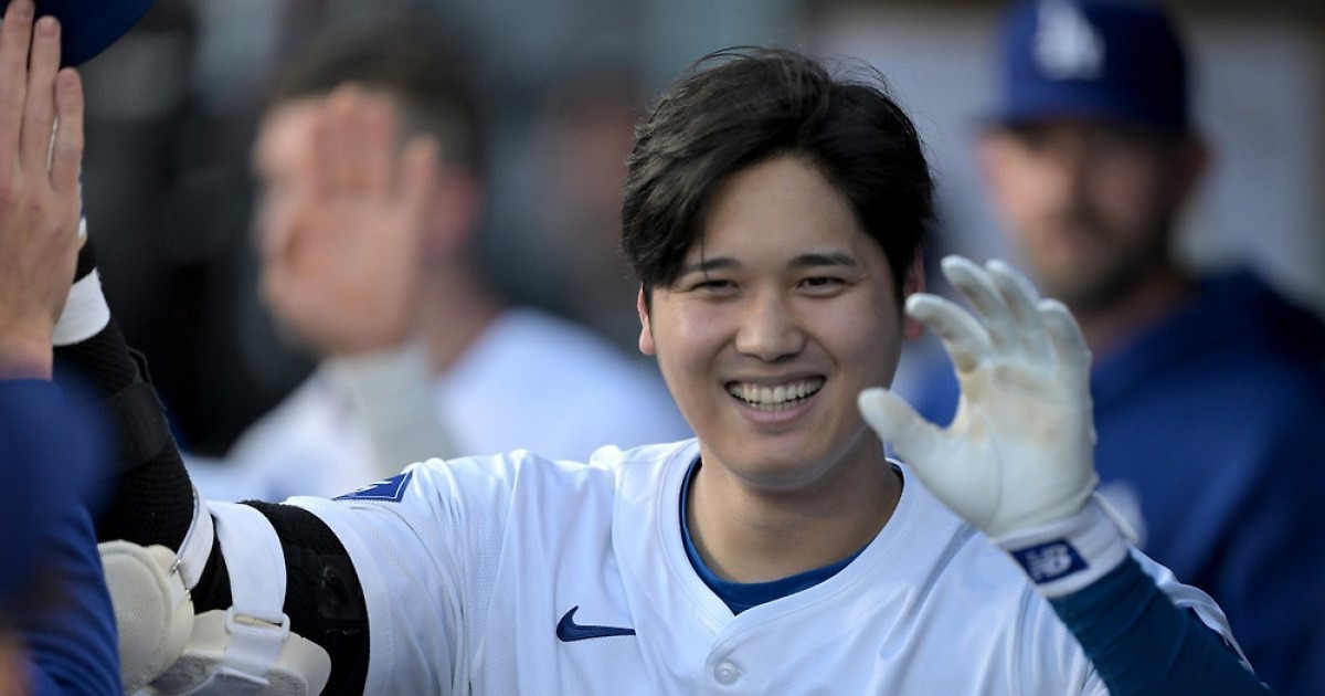 '독주 체제' 오타니, '개인 3번째 X 첫 DH MVP' 직진