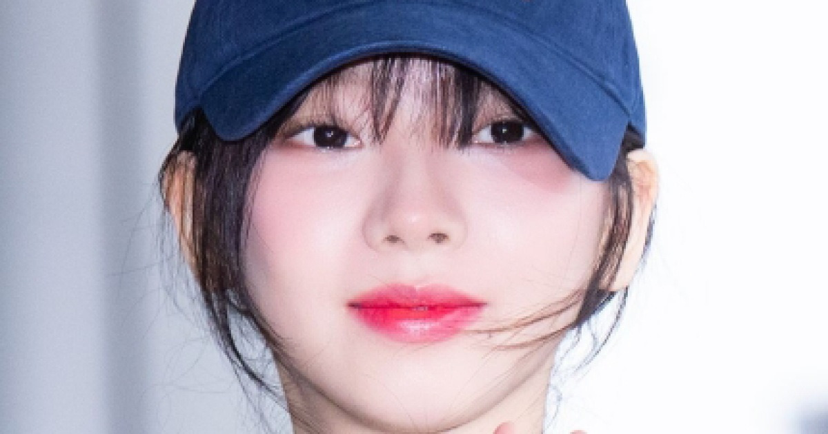 카리나, 시스루도 완벽 소화하네...'소두' 미모 인증 | 스타일에이드