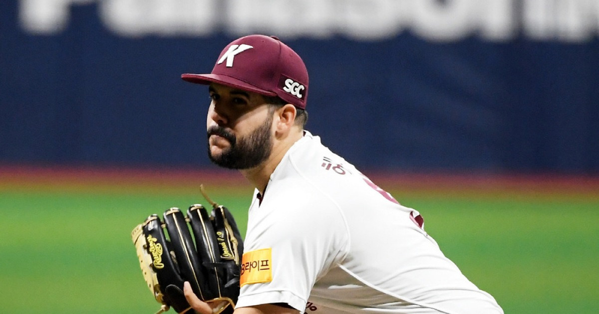 '3승 19이닝 20K ERA 0.00' 찐찐 LG 킬러. 152km 헤이수스 LG에 또 6이닝 8K 무실점. 전반기 유일 10승 점령[고척 현장]