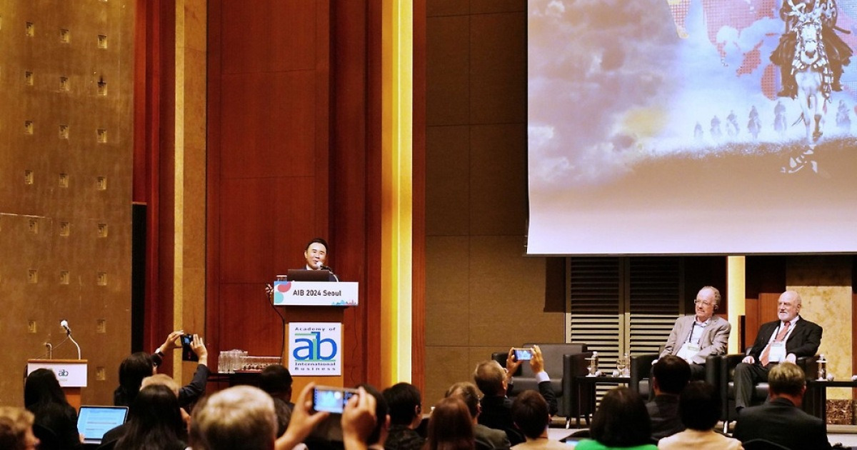 Genesis BBQ chairman shares K-chicken business stories at AIB conference