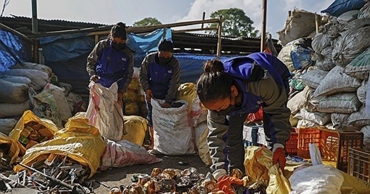 Nepal Cleaning Everest
