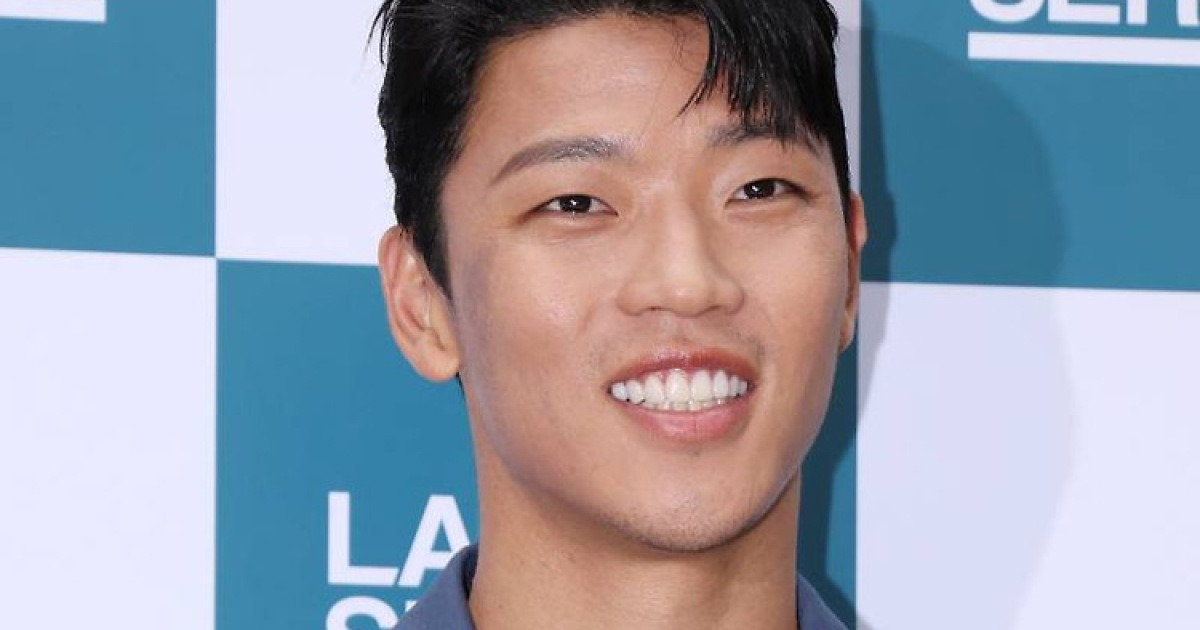 EPL 사령탑이 찍었다…HWANG, 새 시즌은 프랑스에서?