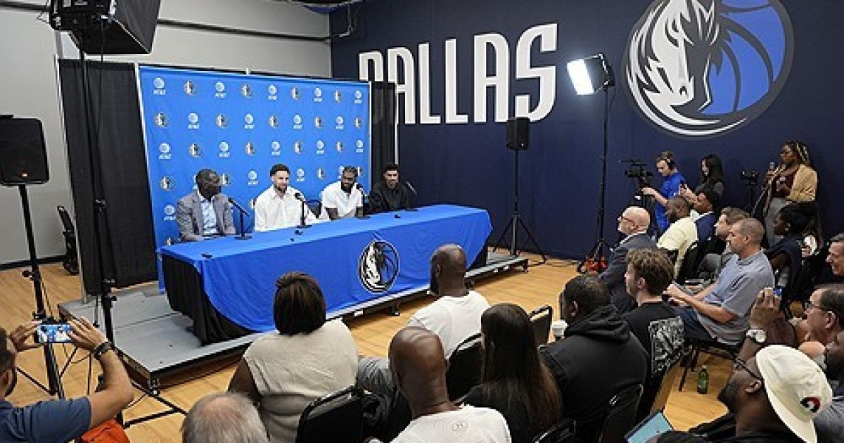 Mavericks Basketball