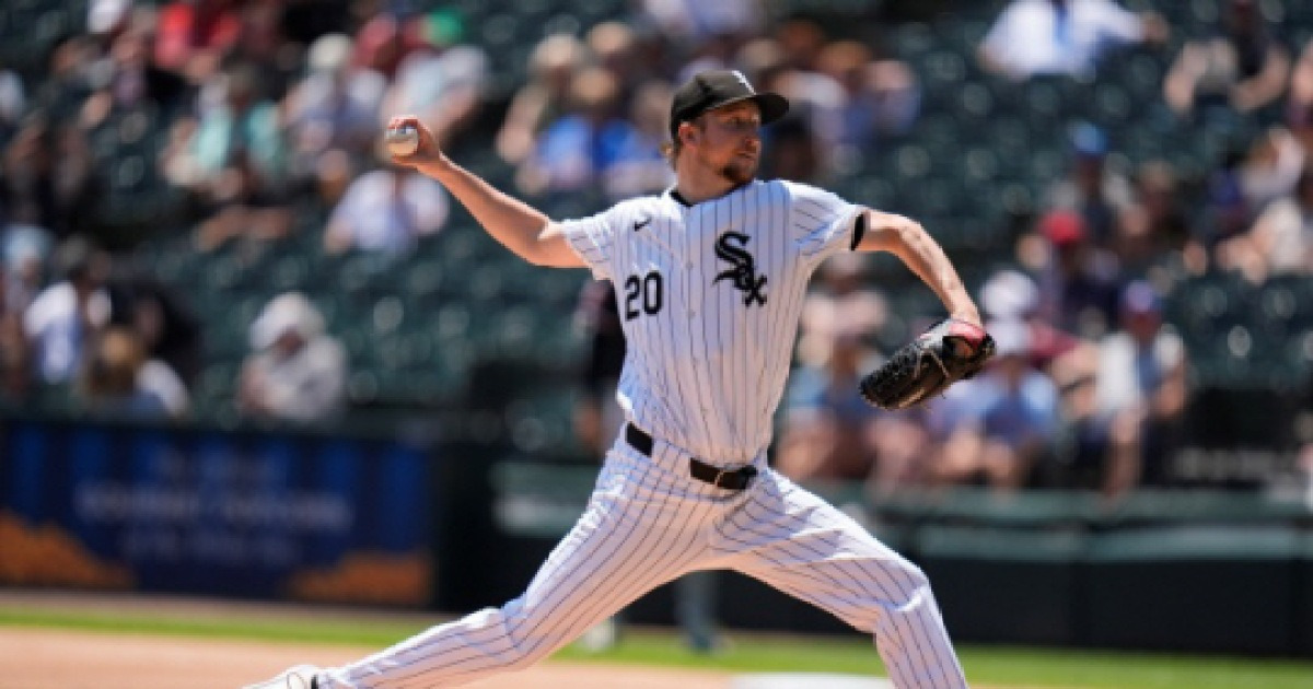 KBO리그 출신 페디, MLB 전반기에만 7승 달성