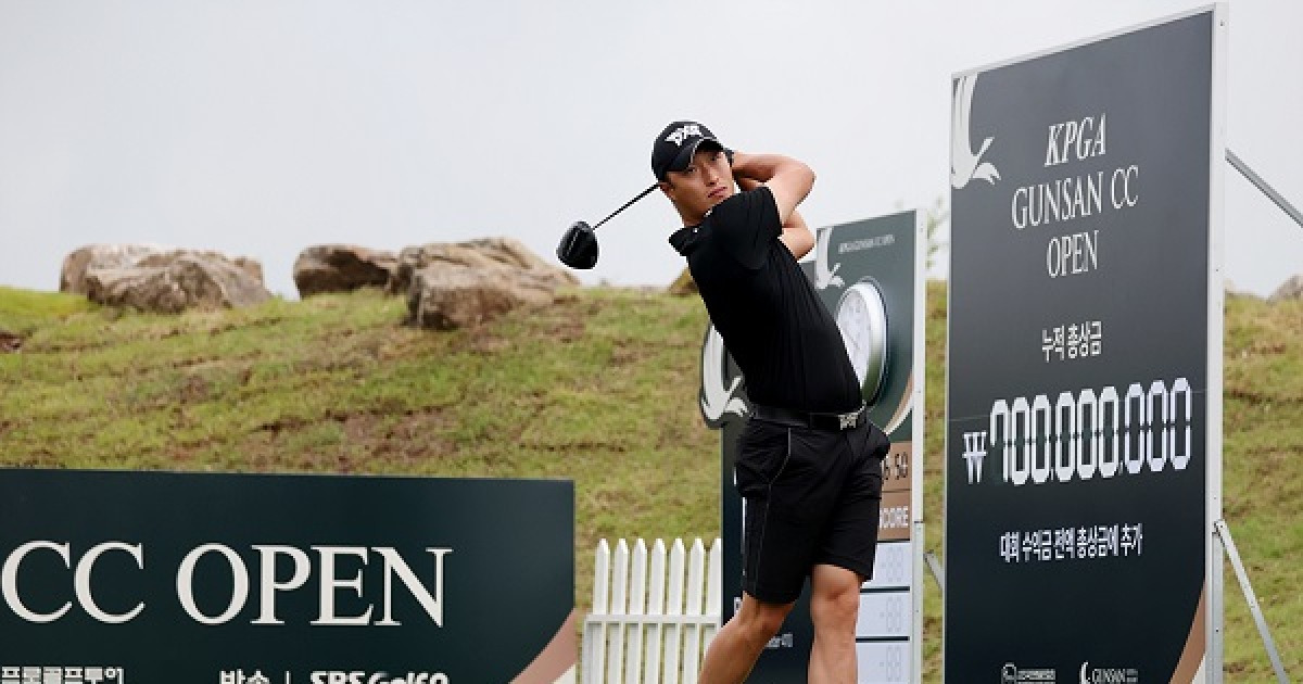 'KPGA 투어 역대 최초' KPGA 군산CC 오픈, 반바지 허용…1R서 11명 반바지 착용
