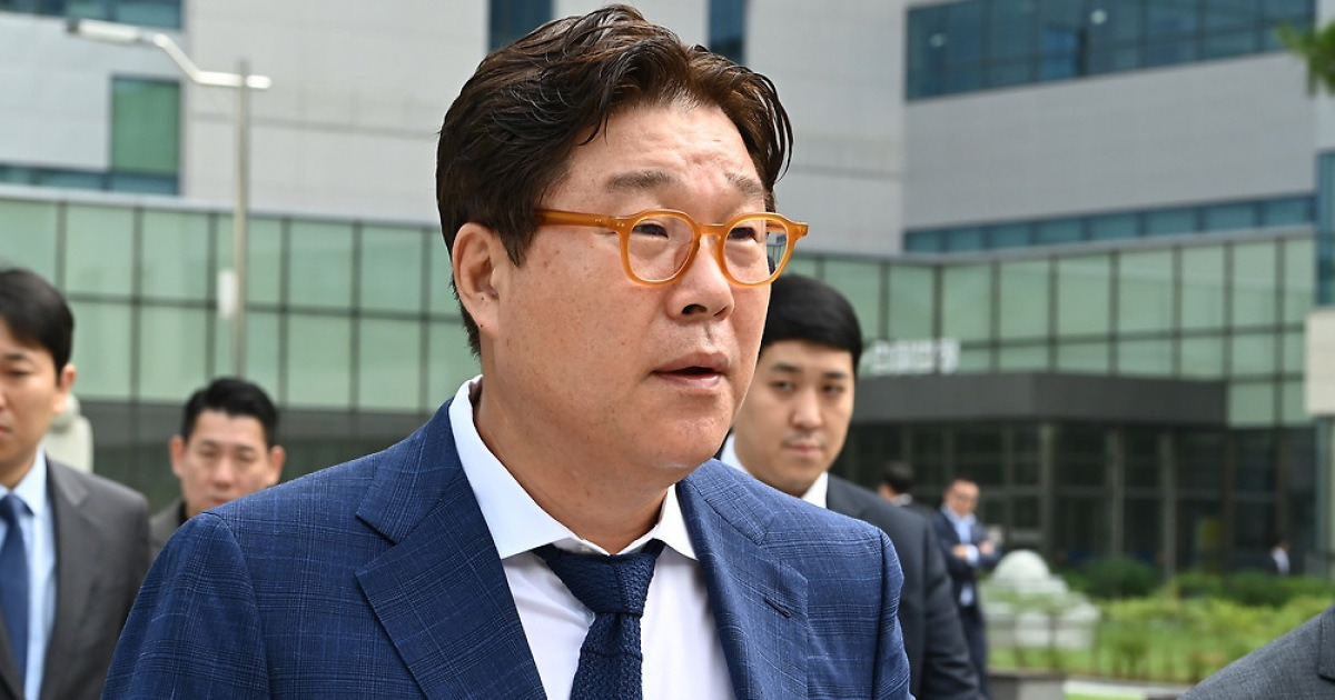 '대북송금·이화영 뇌물' 김성태 1심서 징역형...법정구속 면해