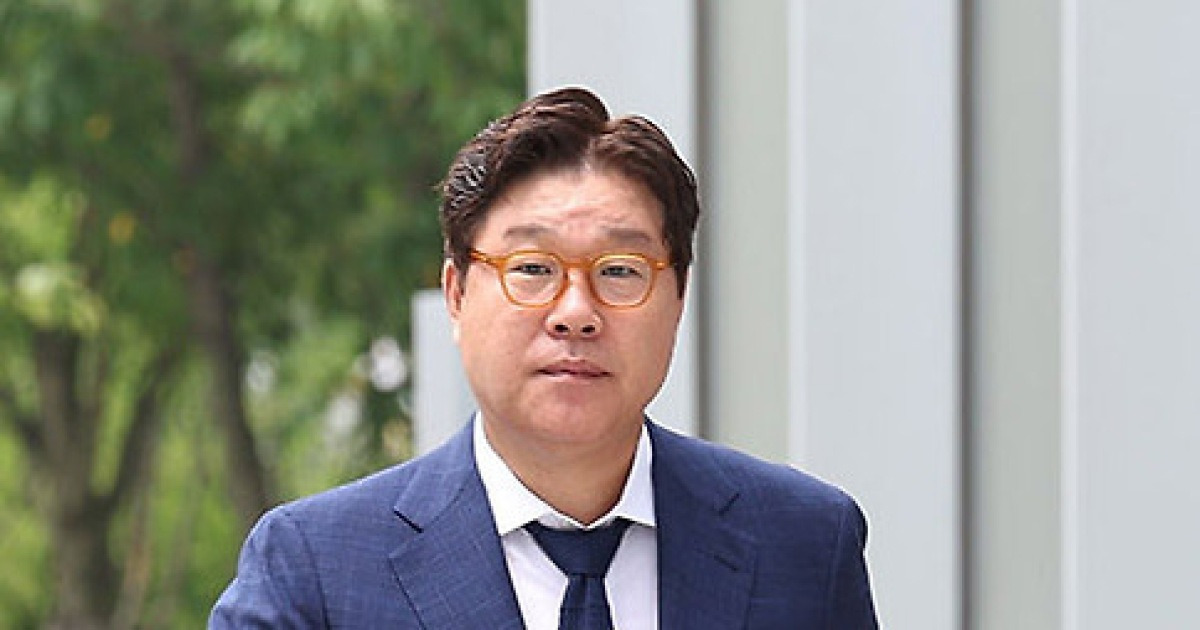 불법 대북송금 혐의 1심 선고 공판 출석하는 김성태