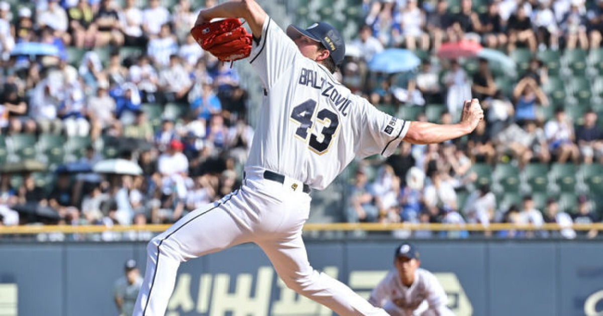 196cm가 156km 내리꽂았다…두산 발라조빅, 데뷔전 4⅔이닝 KKKKKK 1실점 '기대감 UP' [오!쎈 잠실]