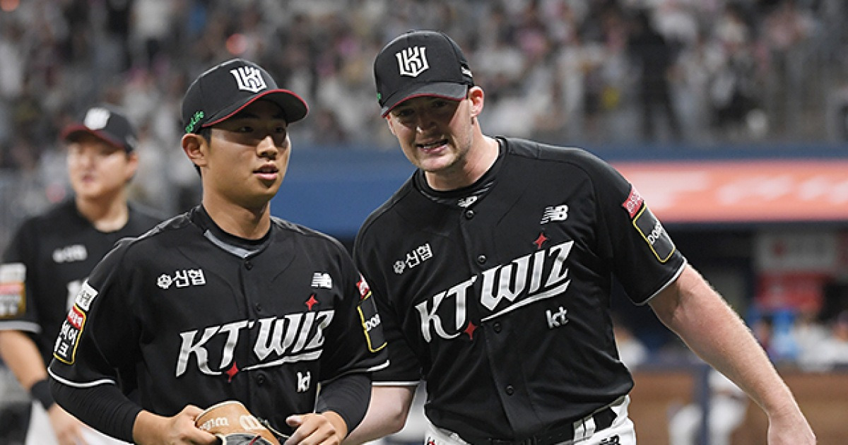 키움전 승승승승승승승 미쳤다! ‘피치컴 장착’ 벤자민 철벽투&로하스 쐐기포&박영현 KKKK SV…KT 5위 맹추격, 키움 3연패 [MK고척]
