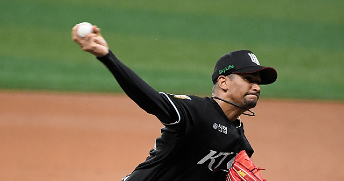 다승 1위 무너뜨렸다! ‘5전 6기’ 쿠에바스 KBO 50승→로하스·강백호 홈런 합창, KT 4연승&위닝 확보…키움전 8승1패 압도 [MK고척]