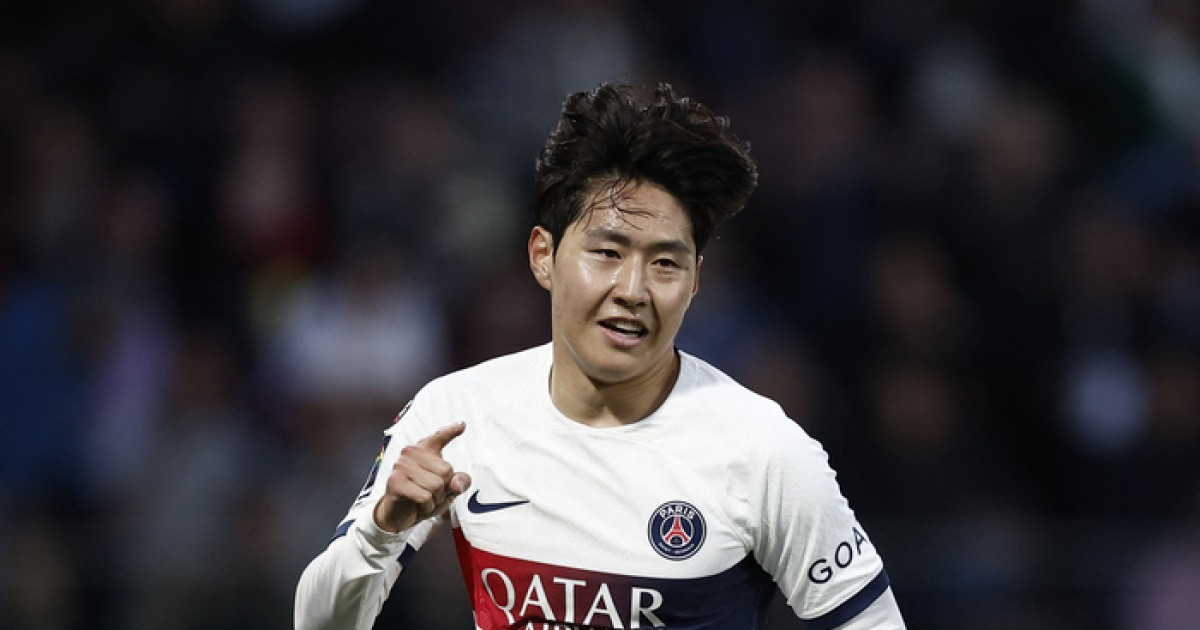 “LEE는 미래의 핵심 선수!” PSG, 이강인 절대 안 판다···‘1056억’ 제안 거절 이어 ‘오시멘 트레이드 카드’로도 포함 NO!