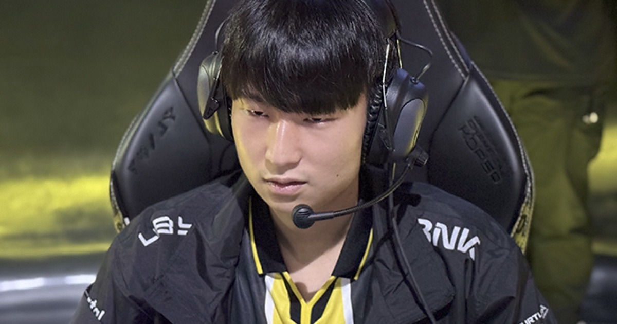 [LCK] 6유충의 힘 보인 피어엑스, T1전 1세트 승리