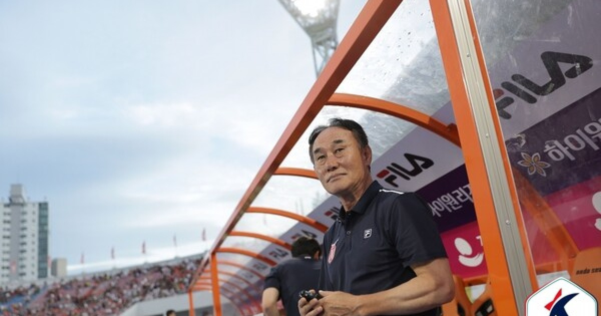 [k1.live] '0-4' 완패에 고개 숙인 김학범 감독..."팬들의 풀 죽은 모습 보니 참담해"