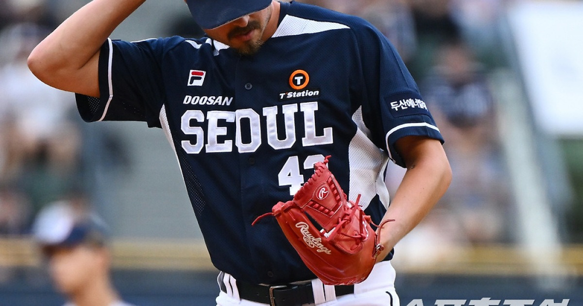 '비가 살렸다' 153km 직구 홈런→132km 커브 홈런. '자신만만' 새 투수에 LG의 환영식 '웰컴 투 KBO리그'[SC 포커스]