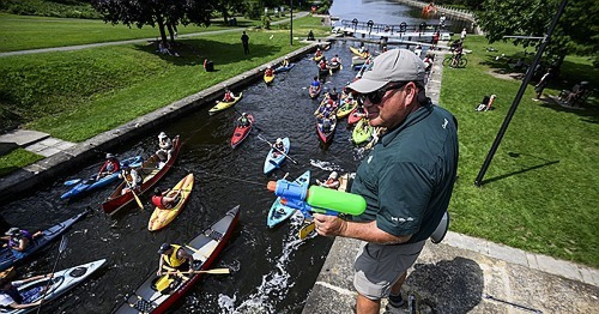 Canada Rideau Canal Lock and Paddle