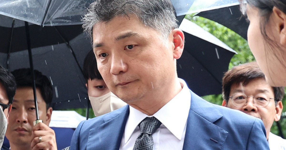 Kakao founder Kim Beom-su appears in court for SM Entertainment stock scandal