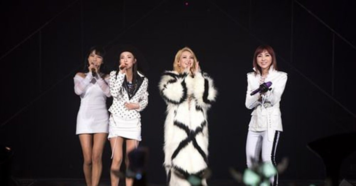 2NE1, 8년 만 완전체…글로벌 투어 확정 [공식]