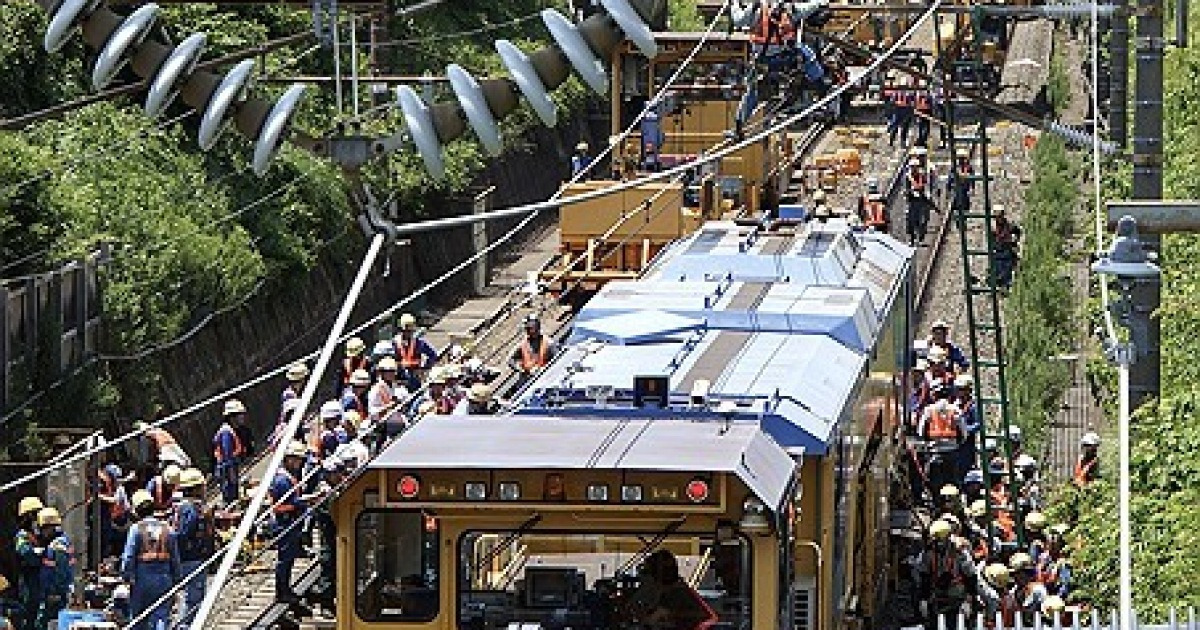 JAPAN ACCIDENT BULLET TRAINS