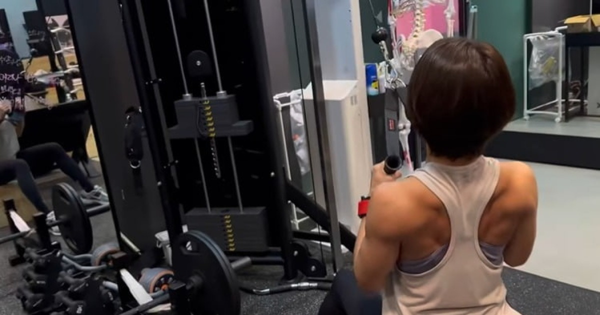 '169cm 56kg' 이시영, CG급 근육 자랑…4년 지나니 업그레이됐네