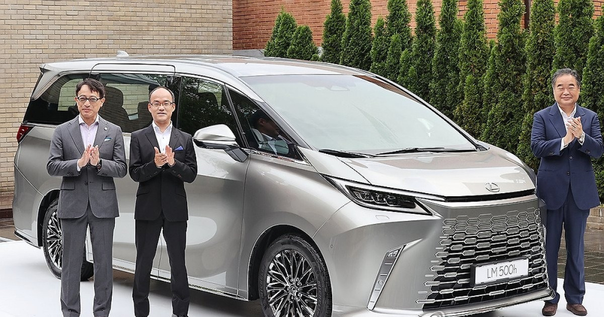 렉서스, 럭셔리 미니밴 '디 올-뉴 LM 500h' 출시