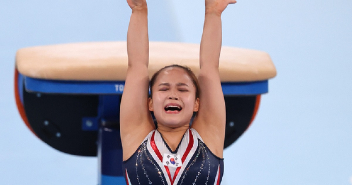 Korea sends full women's gymnastics team to Olympics, led by Yeo Seo-jeong