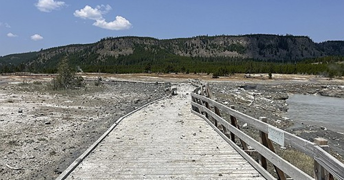 Yellowstone Geyser Explosion