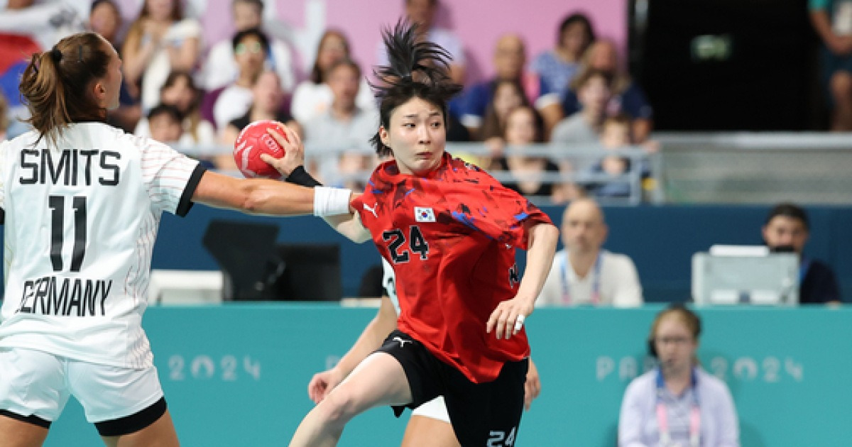 Korean women's handball team secures narrow 23-22 victory over Germany