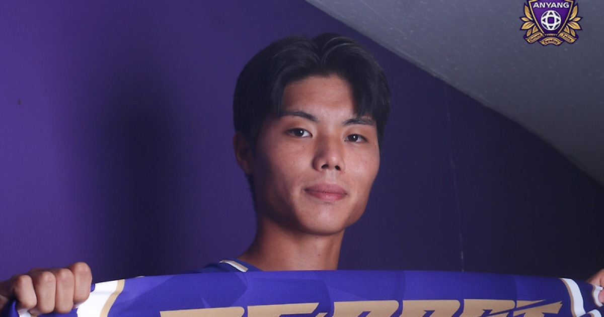 [오피셜] K4→K3→K리그2 신화 이뤘다…FC안양, 압도적 스피드 갖춘 센터백 변준영 영입