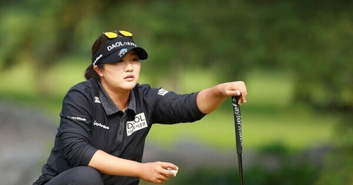 유해란, CPKC 여자오픈 3R 단독 선두…시즌 첫 우승에 바짝 [LPGA]