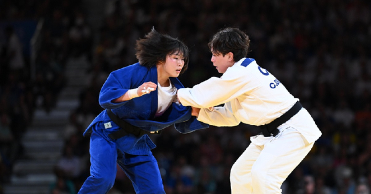Judoka Huh Mi-mi takes silver in women's 57 kilograms