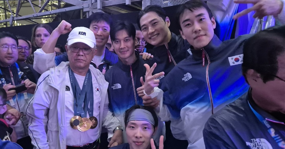 "3연속金 찌른 뉴어펜져스,1열의 회장님을 향해 달려갔다" '펜싱♥'SKT 20년 진심의 결실