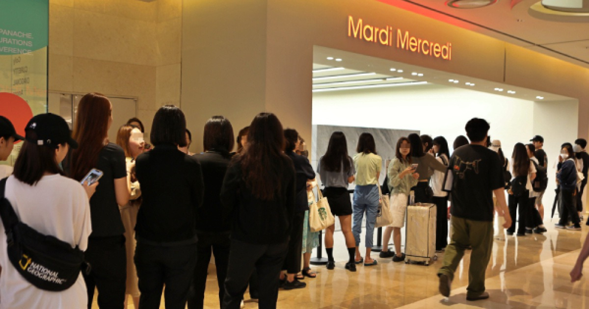 Dept. stores revamp basement floors to attract young consumers