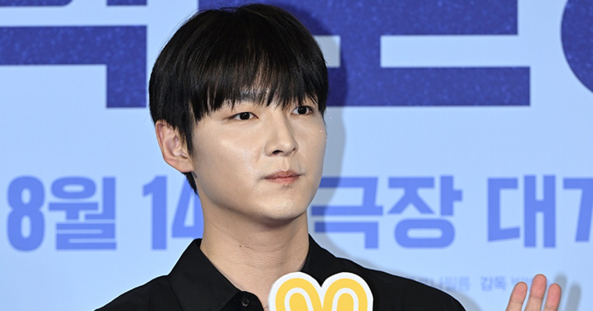 SF9 주호, 샤프한 인사 [포토엔HD]