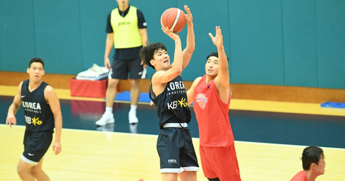 [JB포토] 공격하는 U18 남자농구대표팀 장혁준