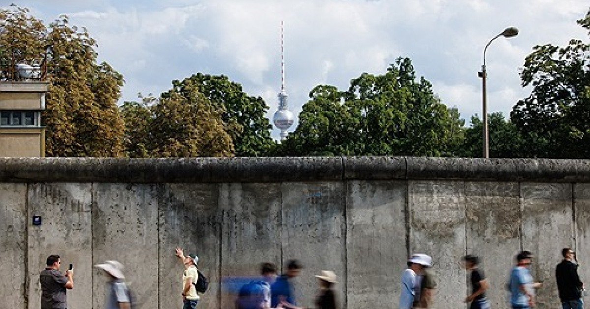 GERMANY BERLIN WALL GERMAN DIVISION