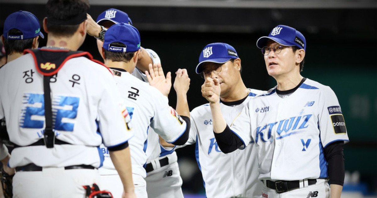 'SSG와 공동 5위 등극' KT 이강철 감독 "황재균의 홈런으로 승부를 결정지을 수 있었다" [수원에서mhn]