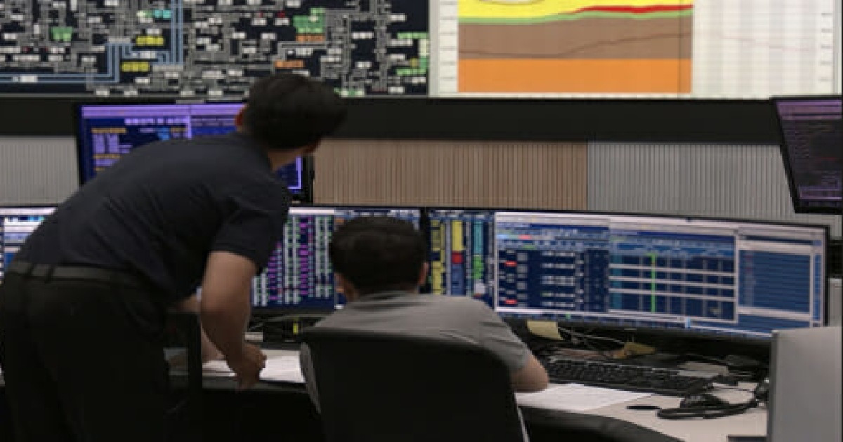 이틀 연속 역대 최대전력수요 기록…13일 18시 94.6GW