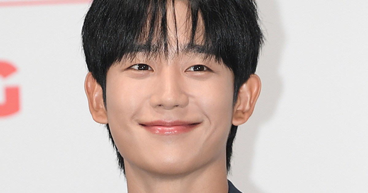 정해인 “첫 로코 도전 현장에서 많이 웃으면서 임했다” 엄친아 [mk★현장]