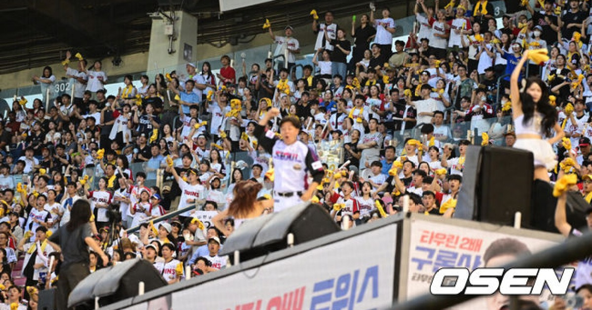 '폭염 만큼 뜨겁다' 경기 1시간 전에 KIA-LG전 매진...LG, 최소경기 100만 관중 기록