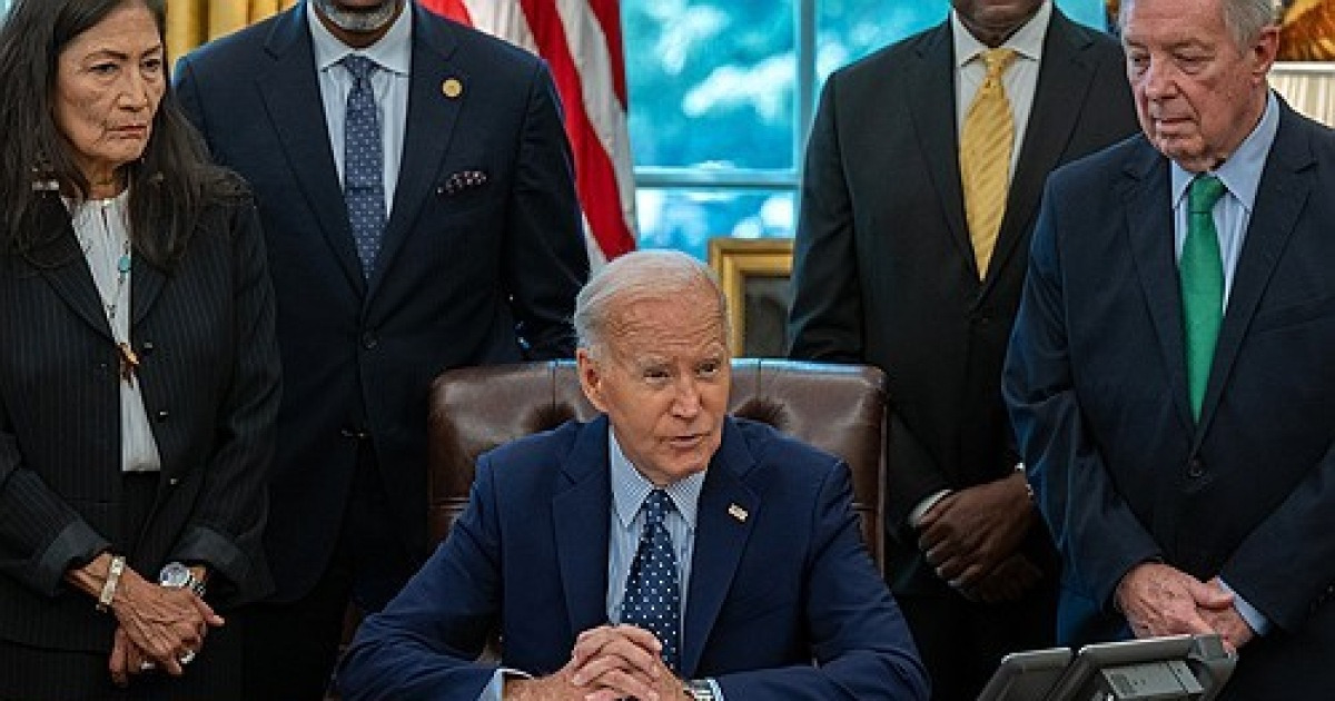 USA GOVERNMENT MONUMENT