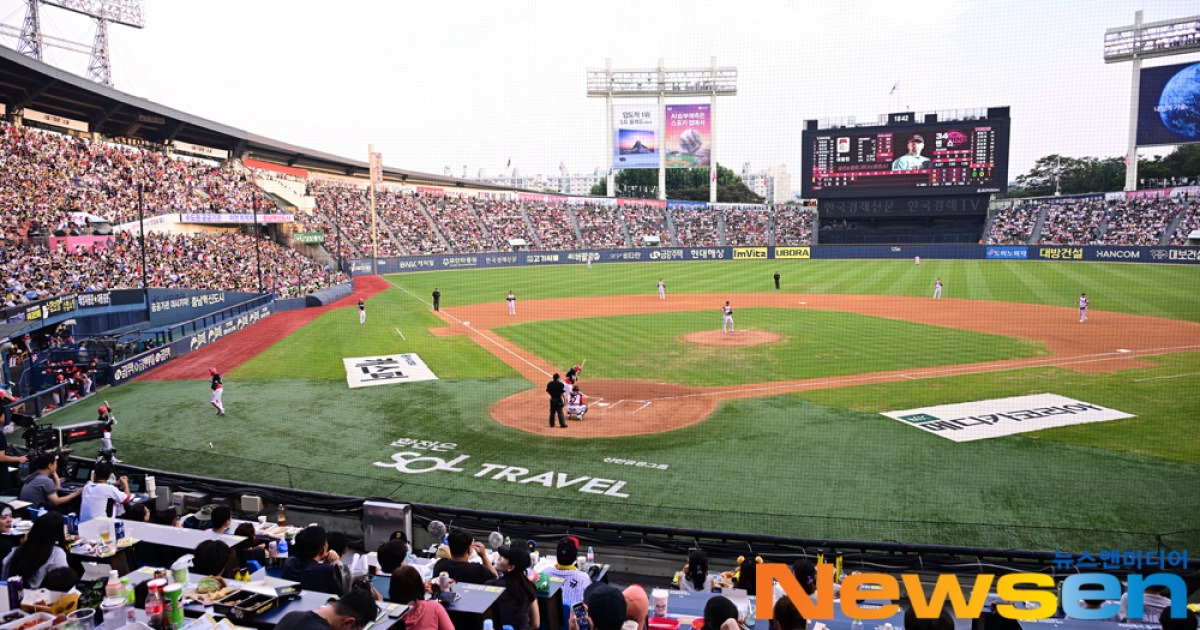 KBO리그, 폭염에도 최다 관중 신기록[포토엔HD]
