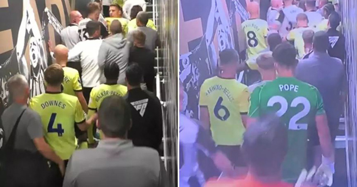 '서로 밀치고 싸우고 난리났다'...동료의 EPL 1호 퇴장에 격분 → 터널 안에서 상대 선수와 충돌