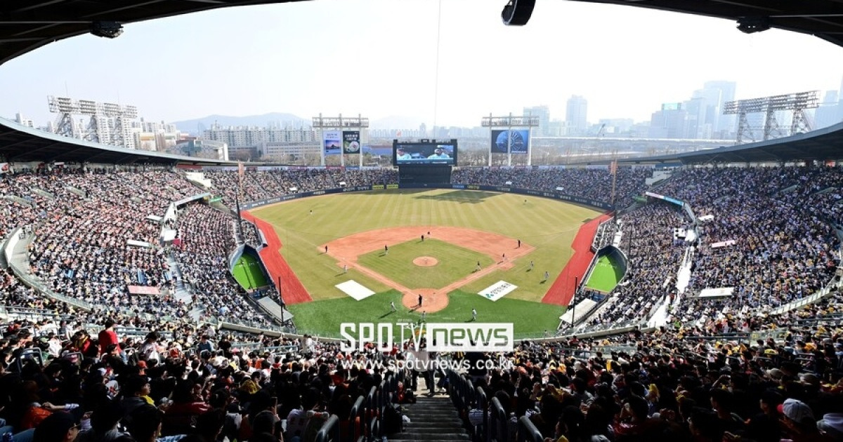 KBO 1000만 관중 시대가 현실로… 야구팬 폭발적 사랑에 역대급 흥행, 최다 관중 신기록 달성(종합)