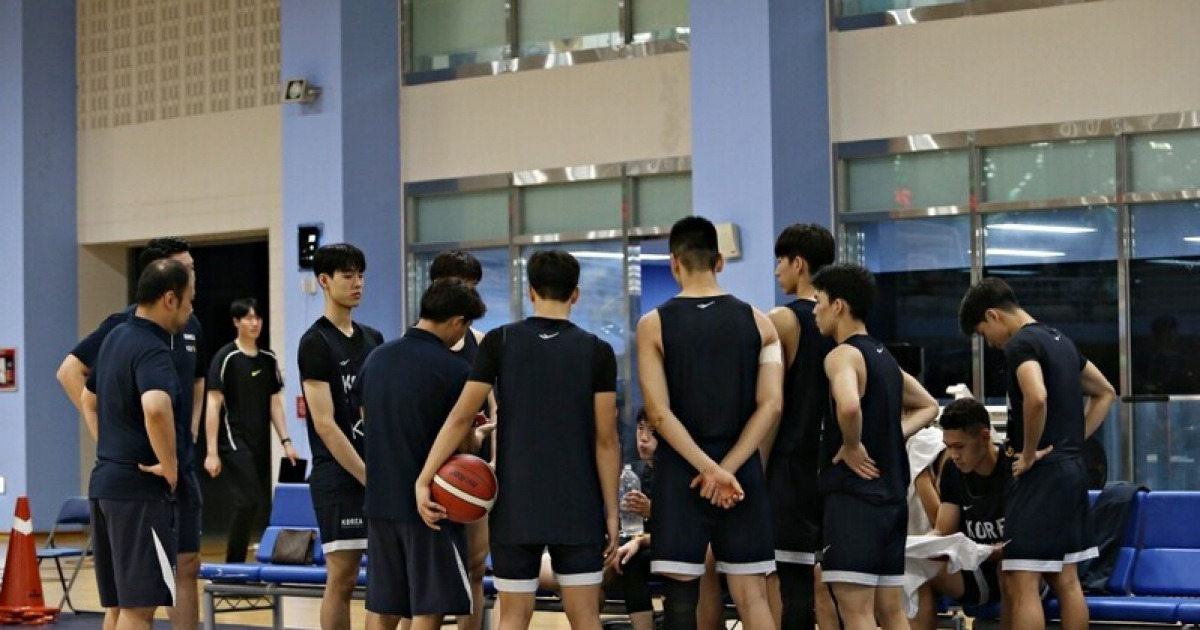 U18 남자 대표팀, 고양 소노와 연습 경기 가져... 전반전은 '만점' 후반전은 '불안'