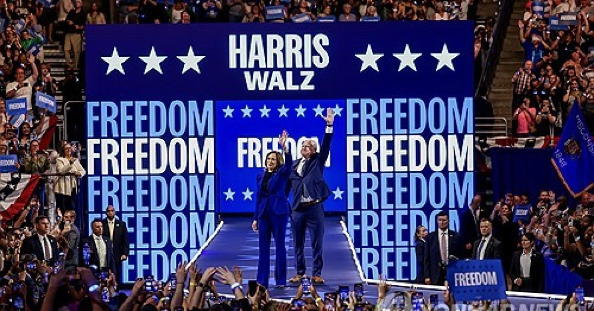 USA MILWAUKEE HARRIS WALZ CAMPAIGN RALLY