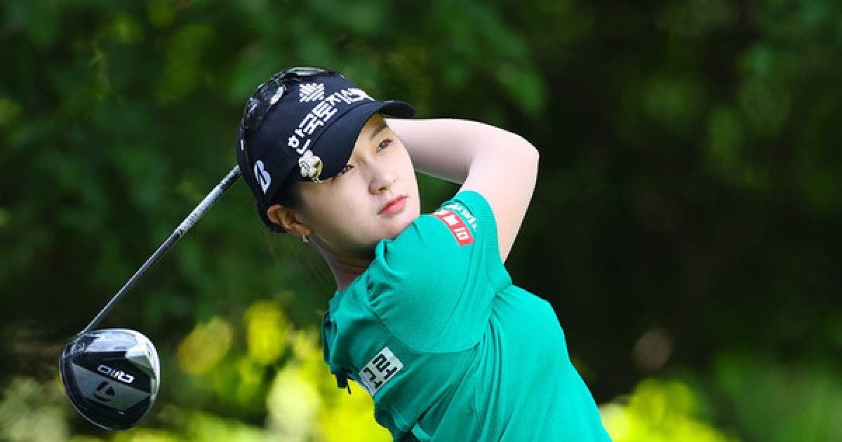 최강자 박현경 "많이 떨리고 두렵기도 한 코스" [KLPGA 메이저 한화클래식]