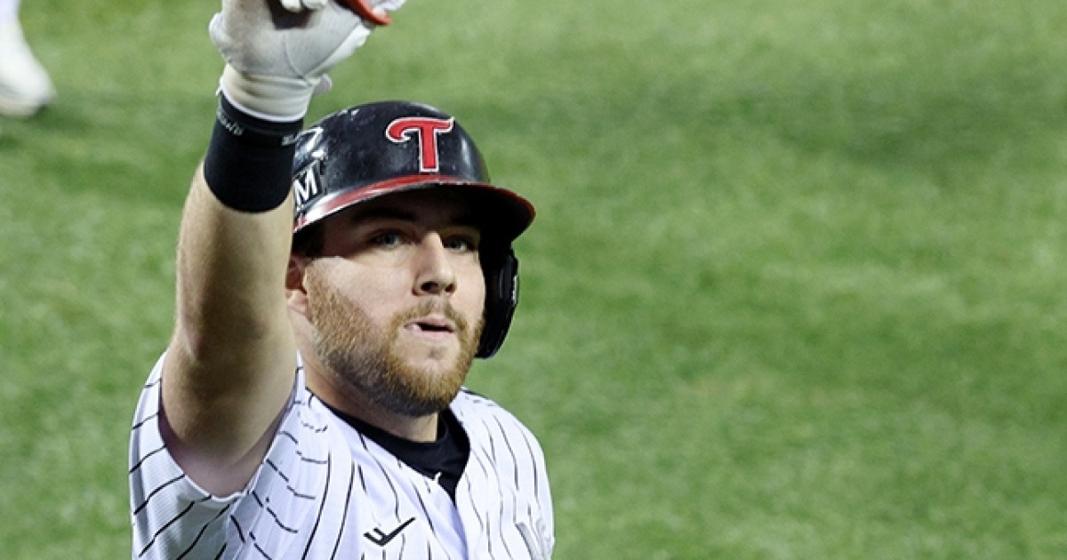 'Mr. 클러치' 오스틴이 끝냈다! 만루포 앞세운 LG, SSG 13-3 완파... 2위와 단 1G 차 [잠실 현장리뷰]